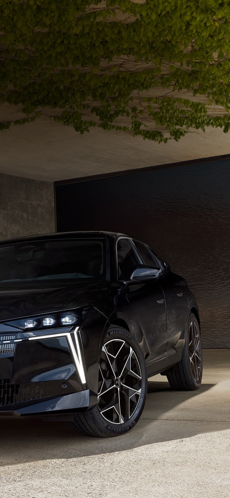 DS N°4 HYBRID | Self-charging Hybrid Hatchback | DS Automobiles UK