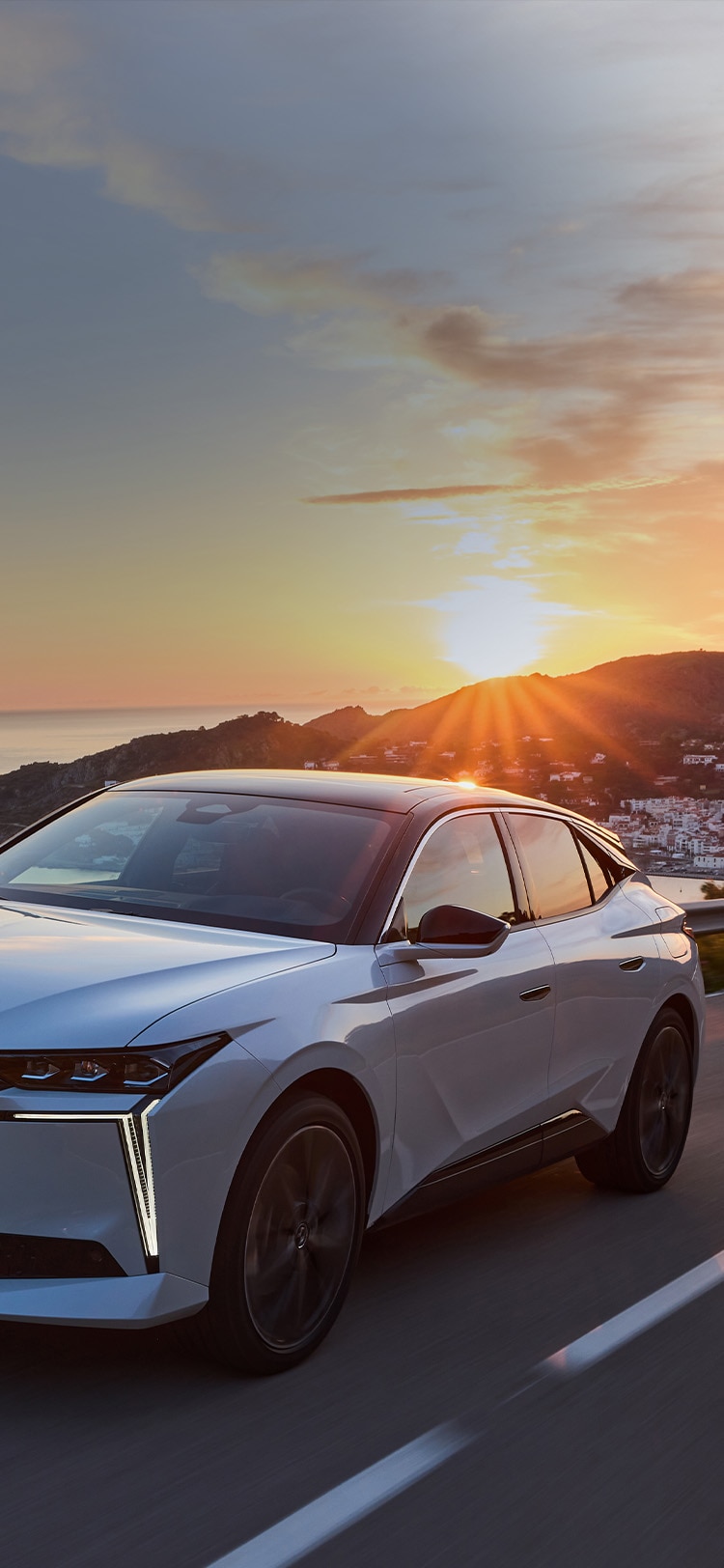 DS N°4 PLUG-IN HYBRID | Plug-in Hybrid Hatchback | DS Automobiles UK